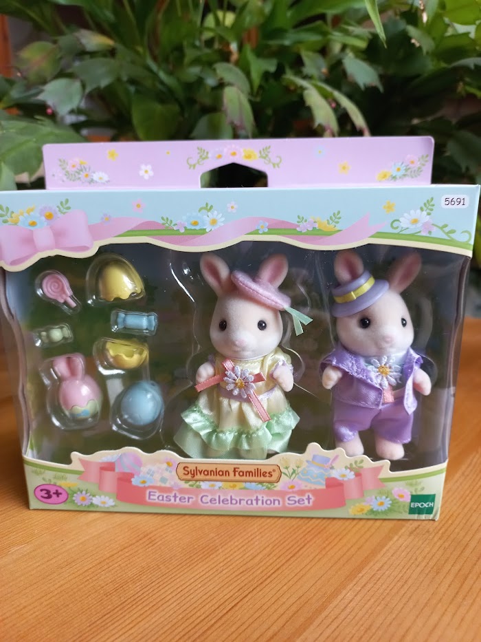 Sylvanian Families Easter Celebration Set – The Review Studio