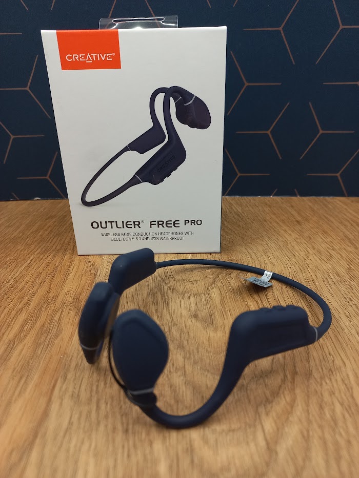 Creative Outlier Free Pro Headphones – The Review Studio