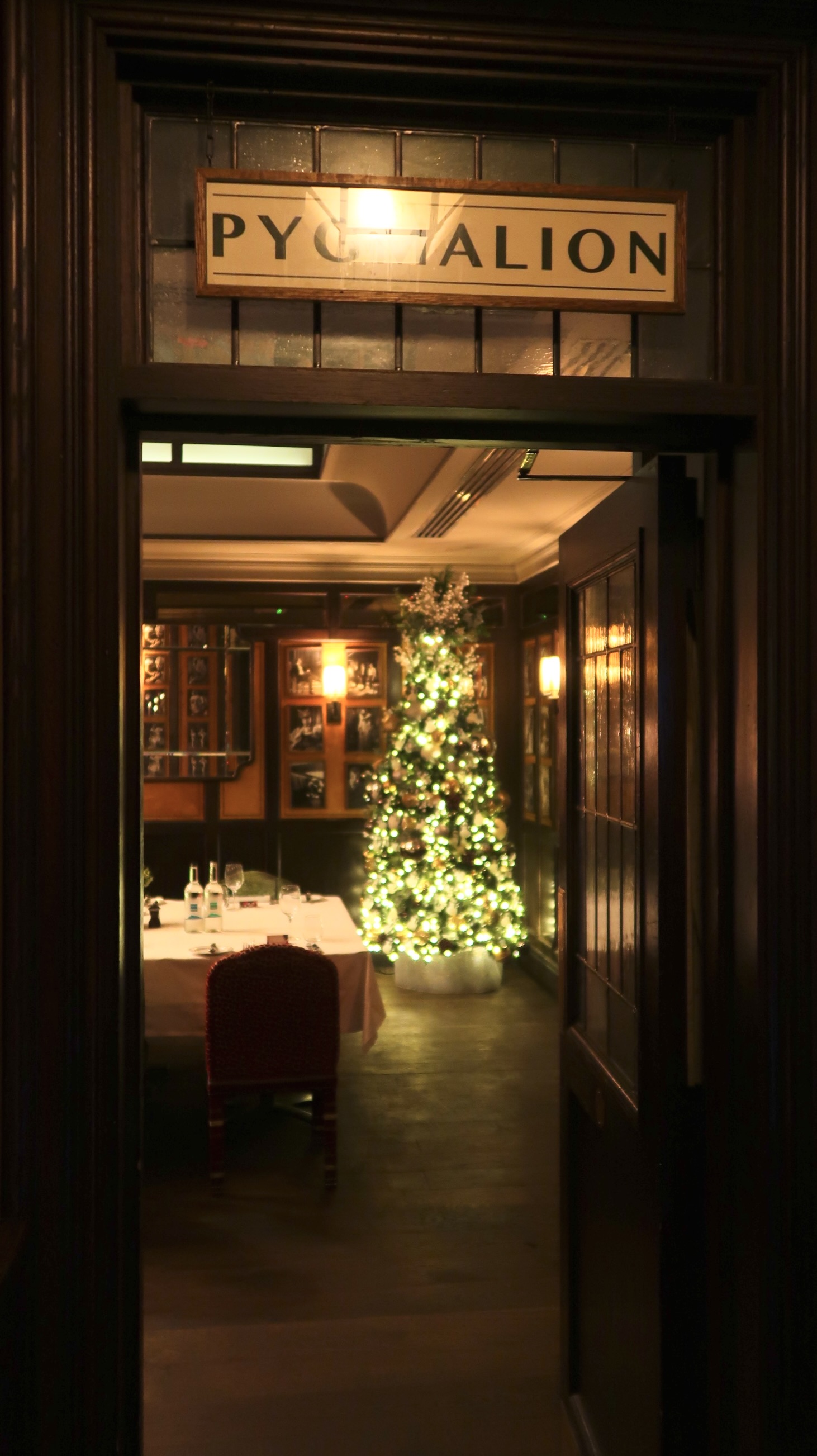 Christmas at The Ivy Market Grill – The Review Studio