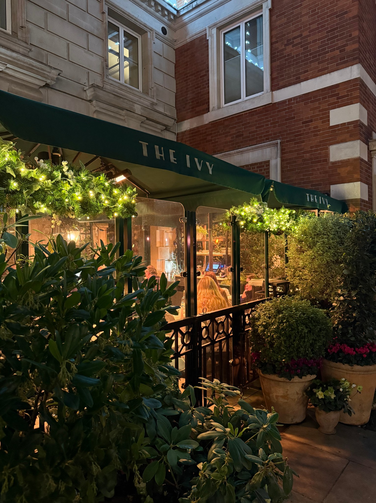 Christmas at The Ivy Market Grill – The Review Studio